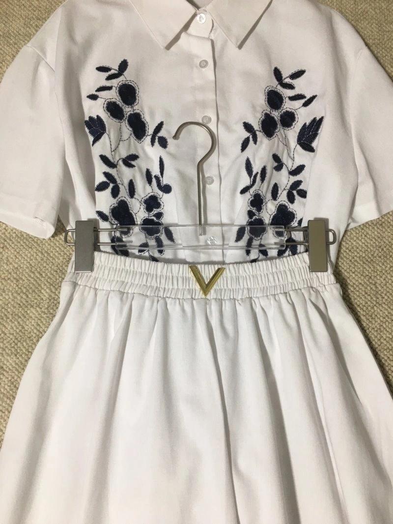 Top match Valentino Dress Suits