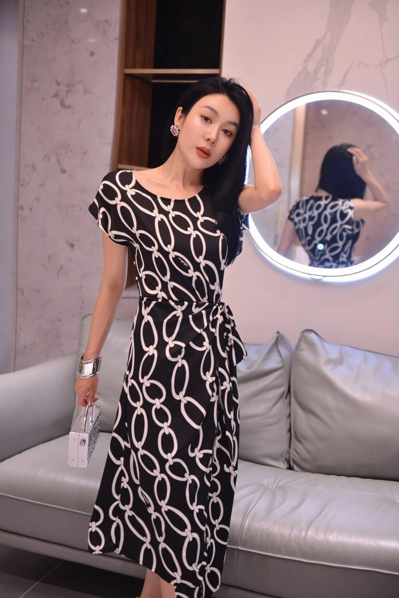 Accurate model Valentino Dress