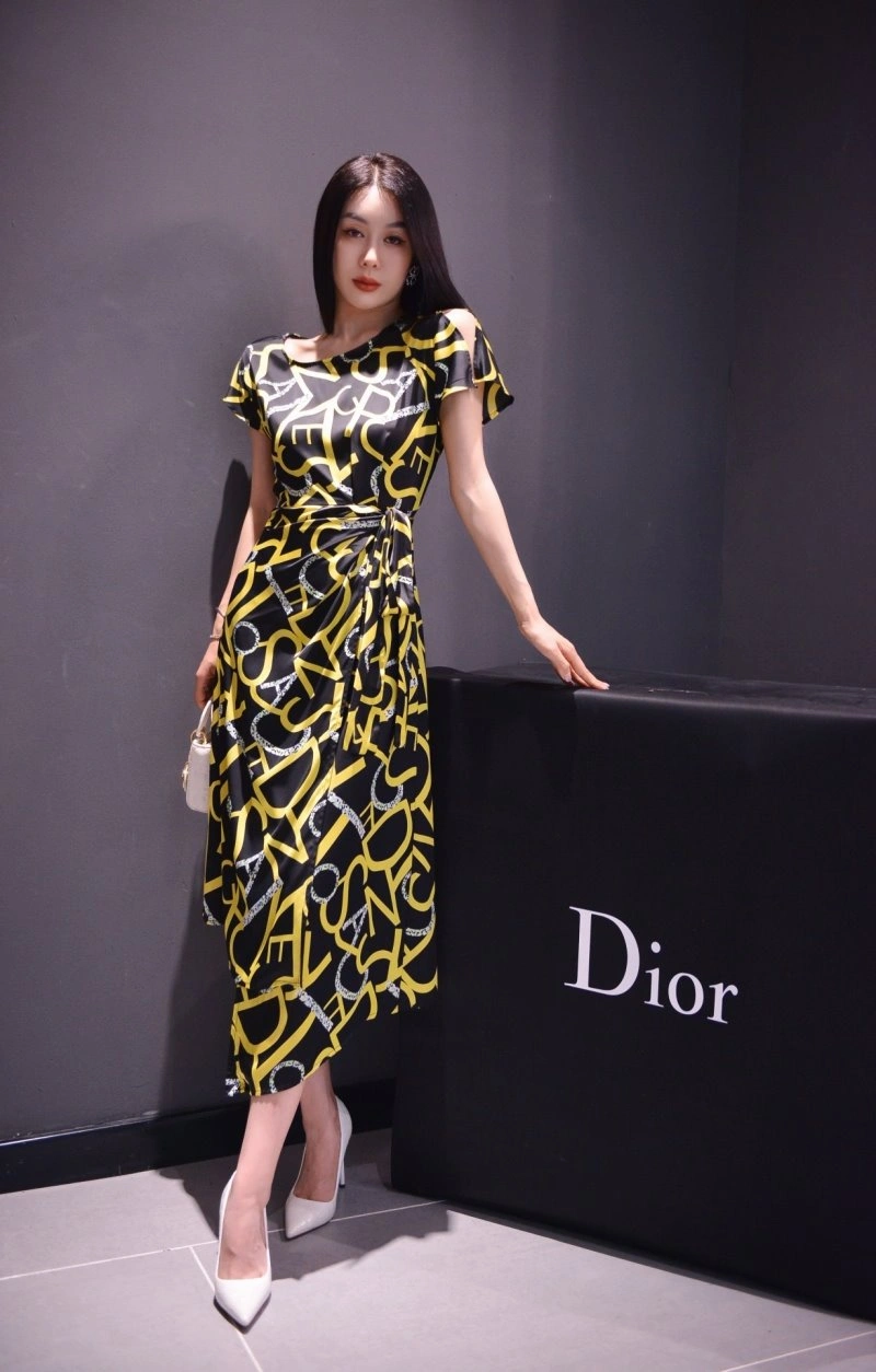 Indistinguishable Valentino Dress
