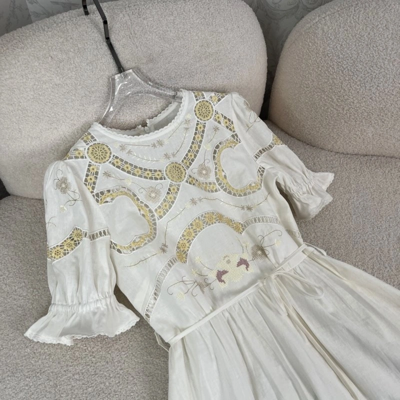 Low-cost Valentino Dress
