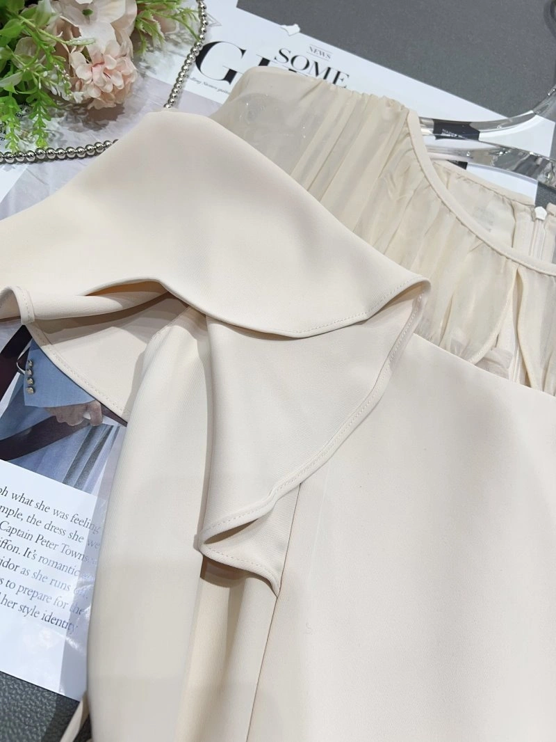 Accurate model Valentino Dress