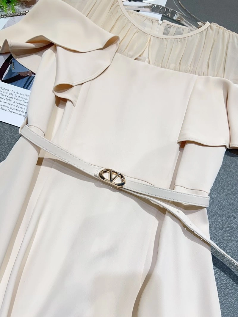Accurate model Valentino Dress
