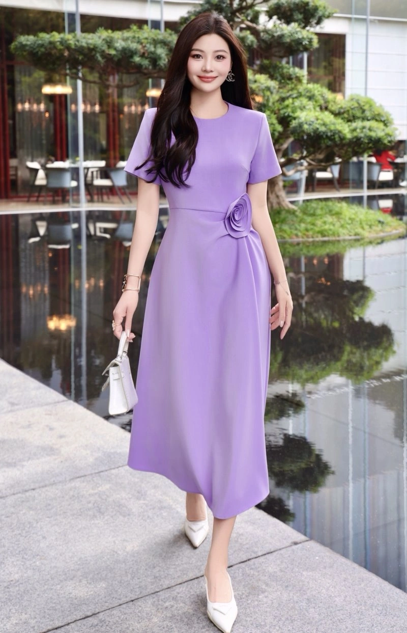Accurate model Valentino Dress