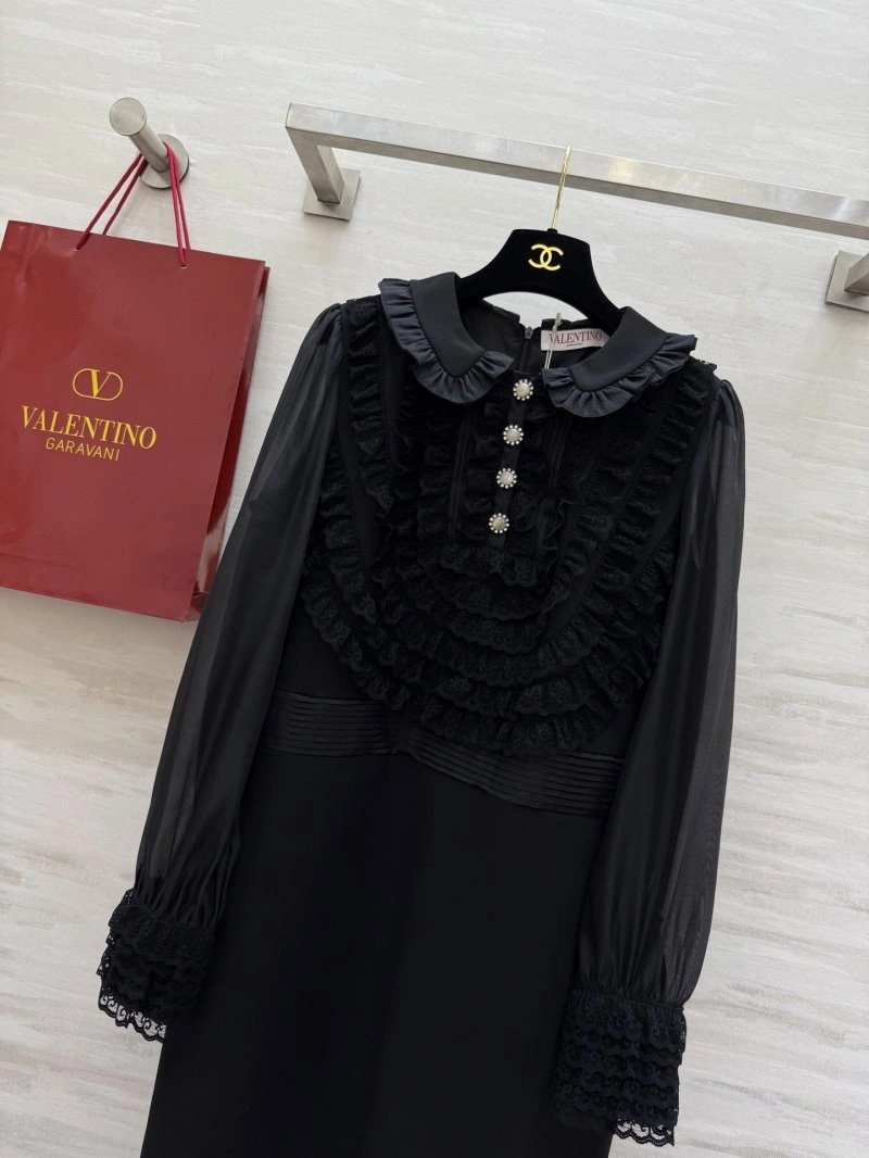 Low-cost Valentino Dress