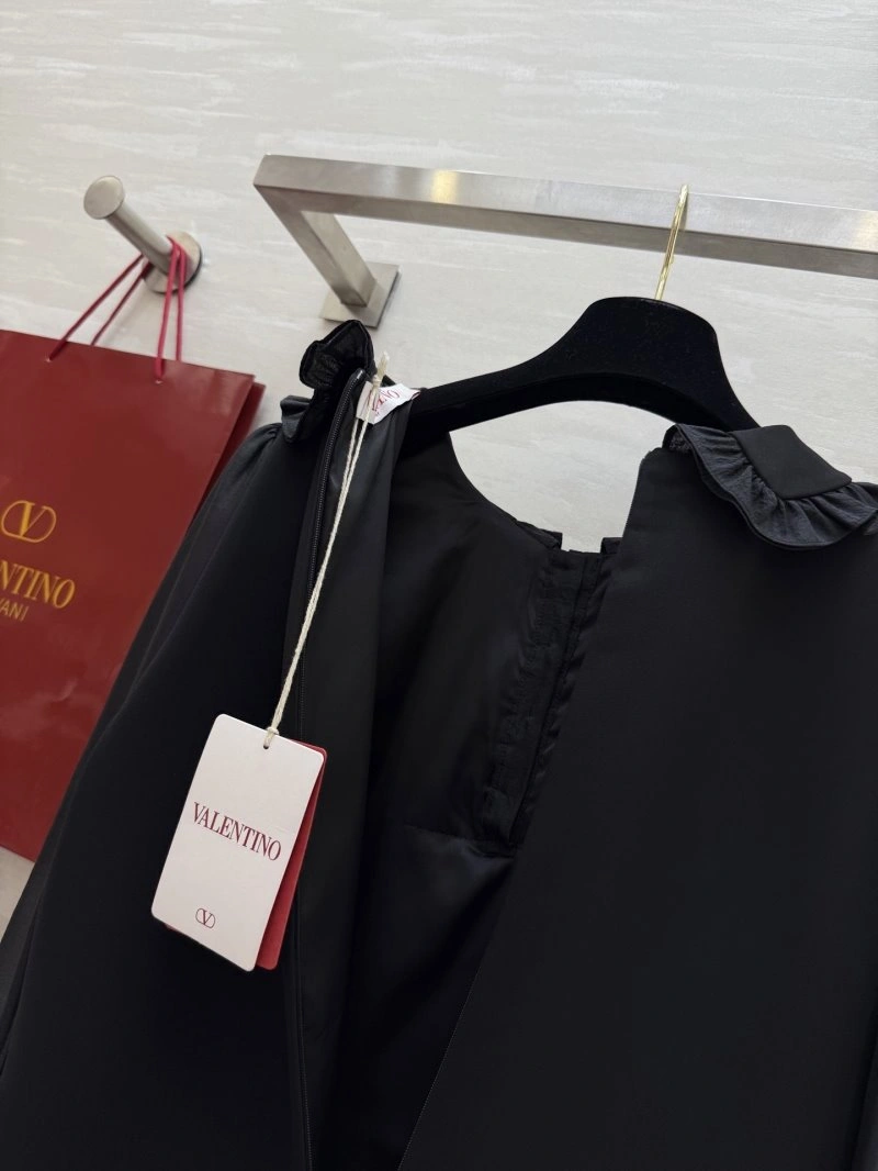 Low-cost Valentino Dress