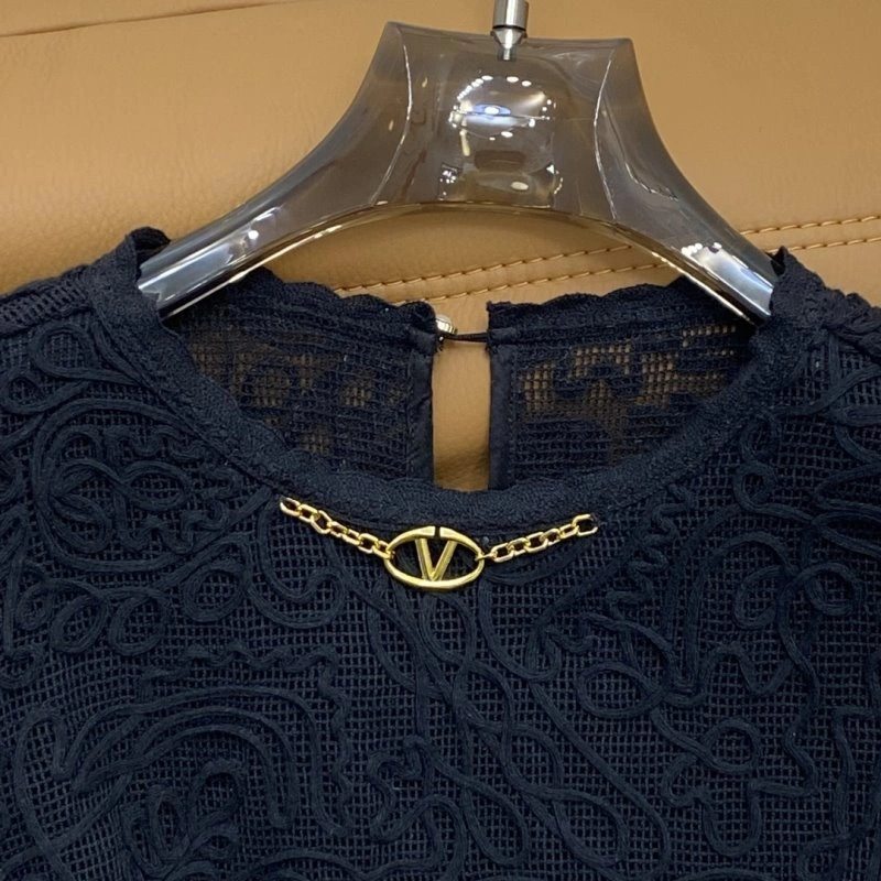 Low-cost Valentino Dress
