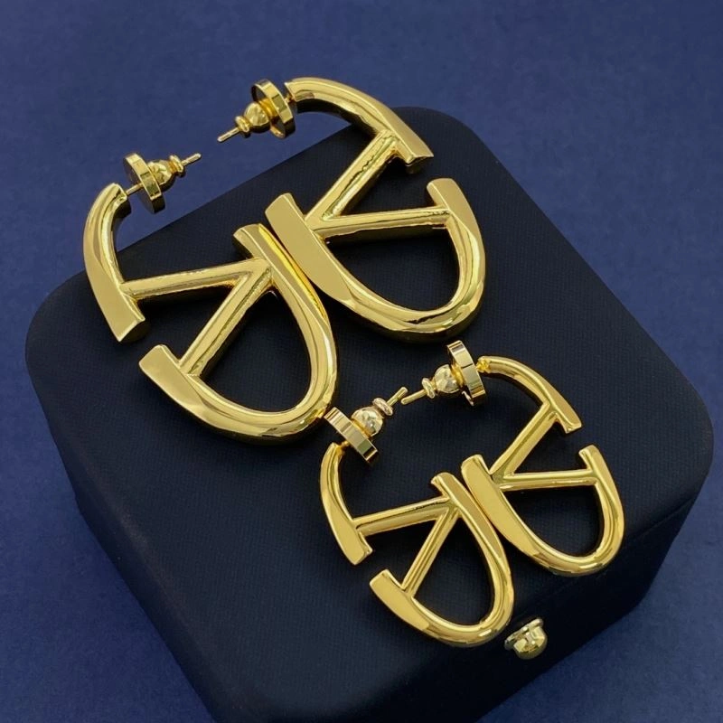 Top match Valentino Earrings