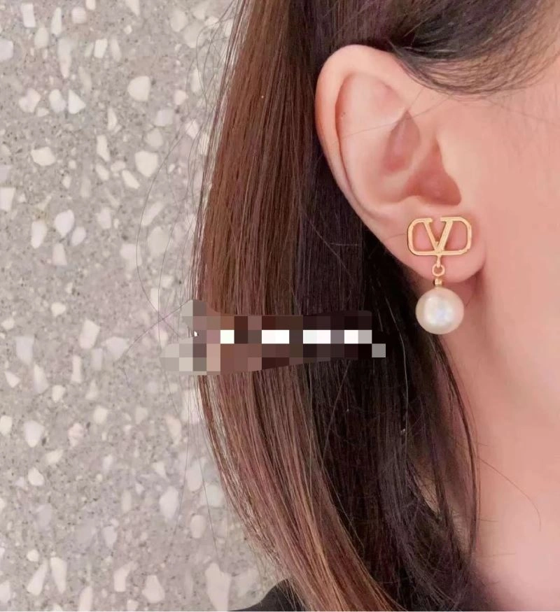 Accurate model Valentino Earrings
