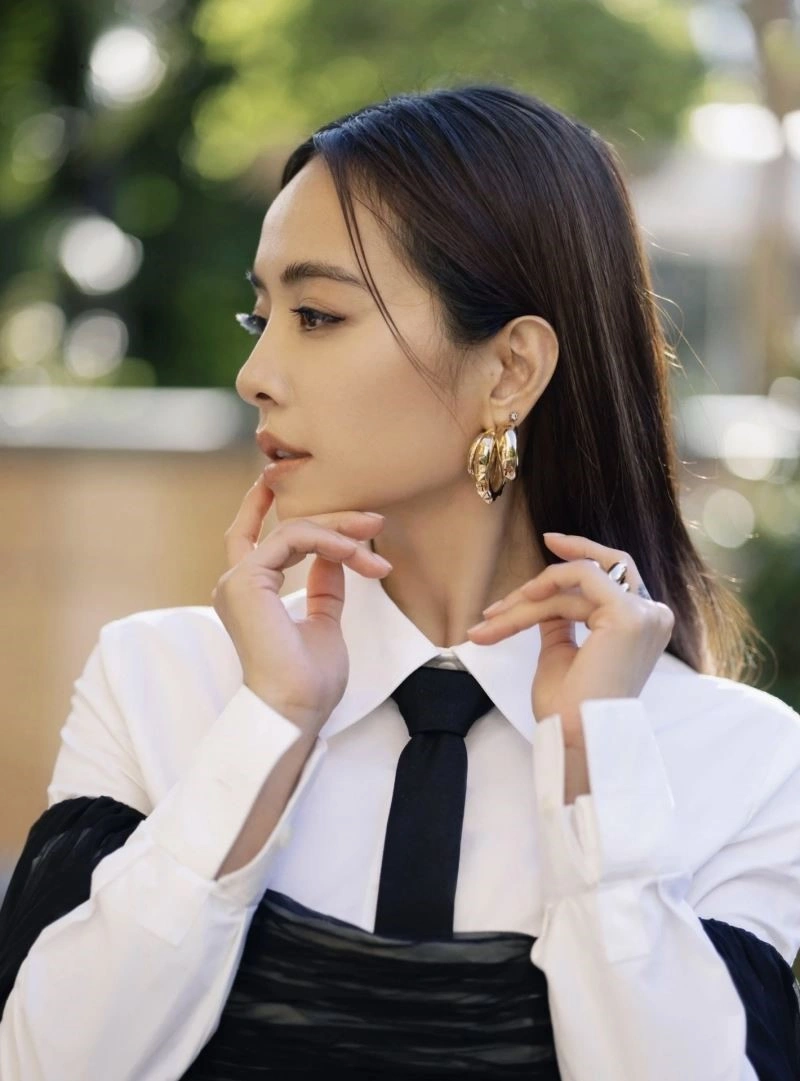 High accuracy Valentino Earrings