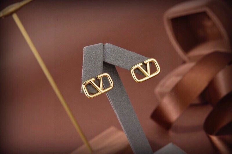 Top match Valentino Earrings