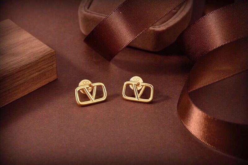 Top match Valentino Earrings