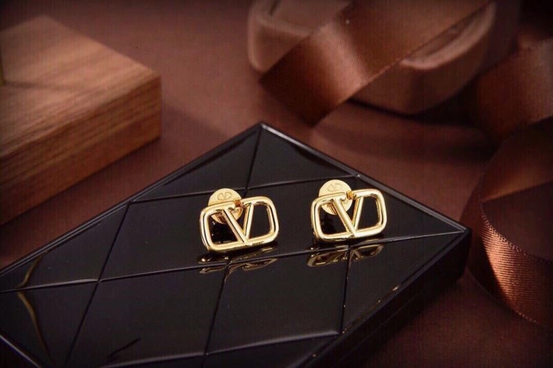 Top match Valentino Earrings