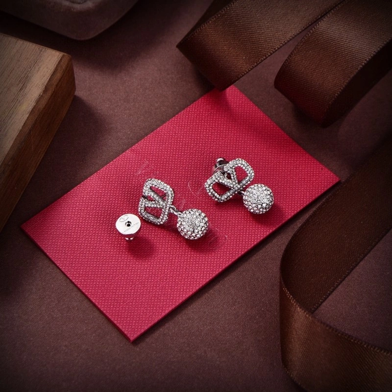 Top match Valentino Earrings