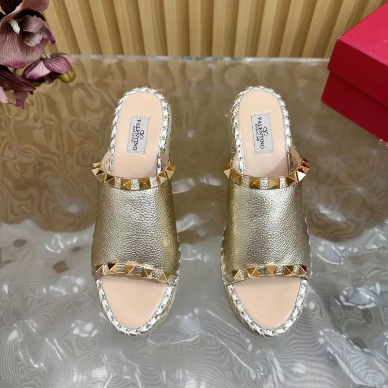 Accurate model Valentino Fishermans Shoes