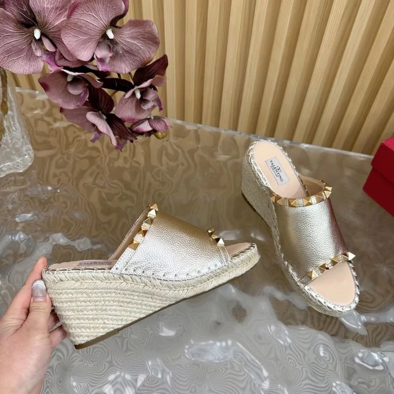 Accurate model Valentino Fishermans Shoes