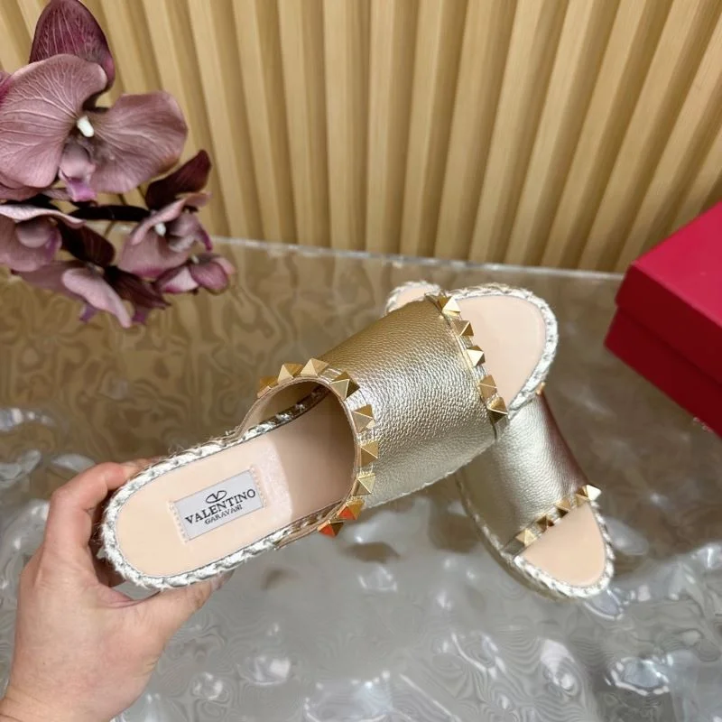 Accurate model Valentino Fishermans Shoes