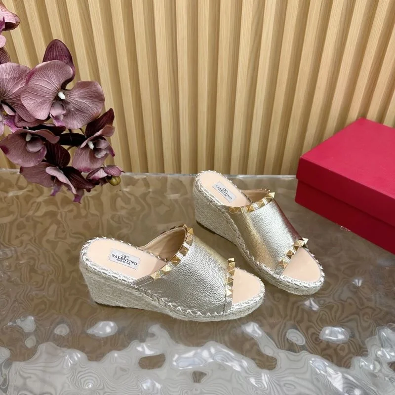 Accurate model Valentino Fishermans Shoes