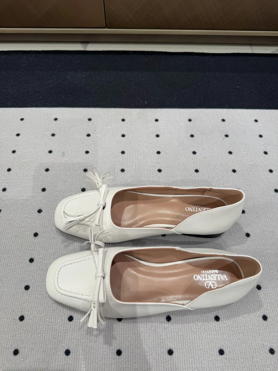 Exact replica Valentino Flat Shoes