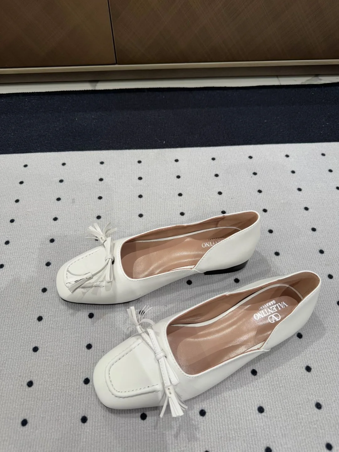 Exact replica Valentino Flat Shoes