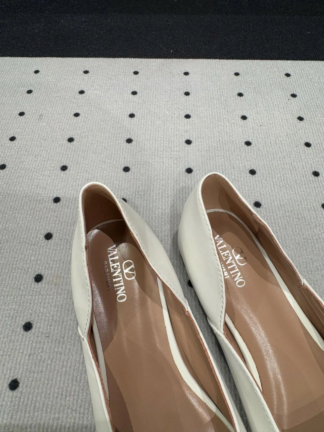 Exact replica Valentino Flat Shoes
