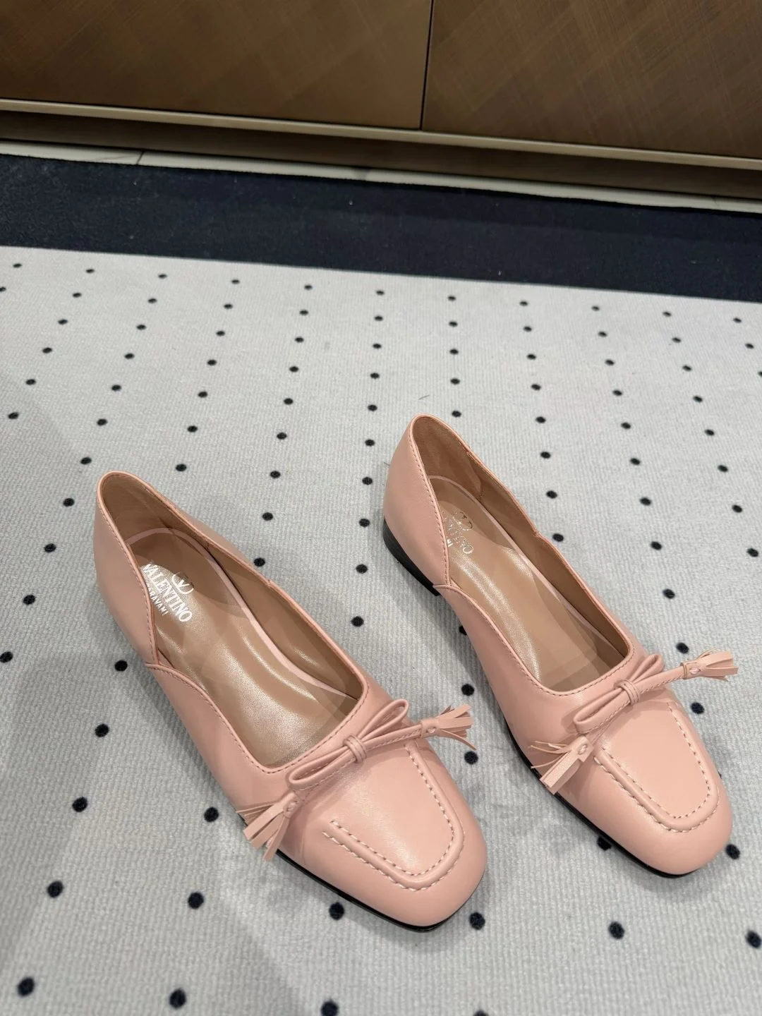 Precise copy Valentino Flat Shoes