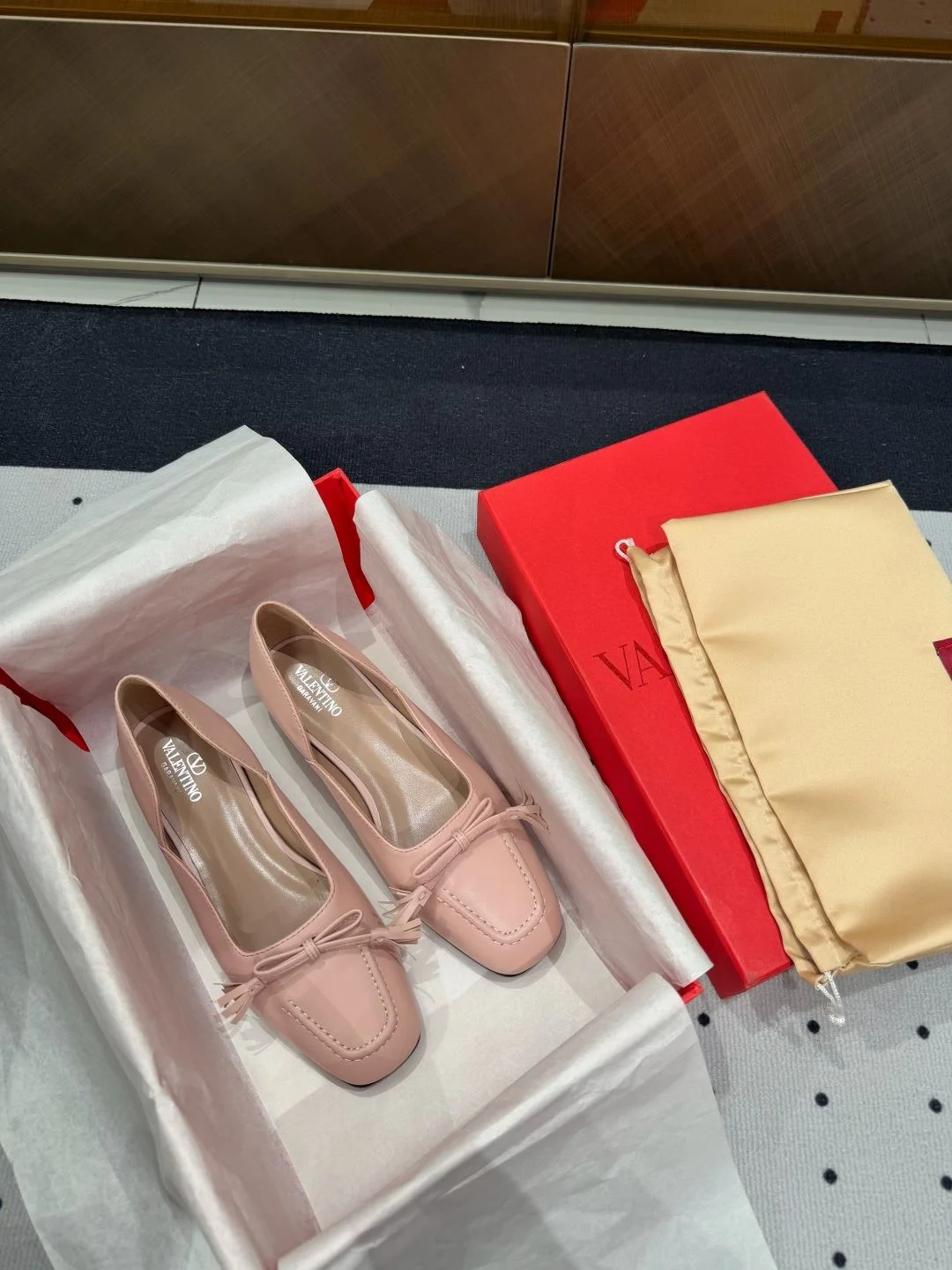 Precise copy Valentino Flat Shoes