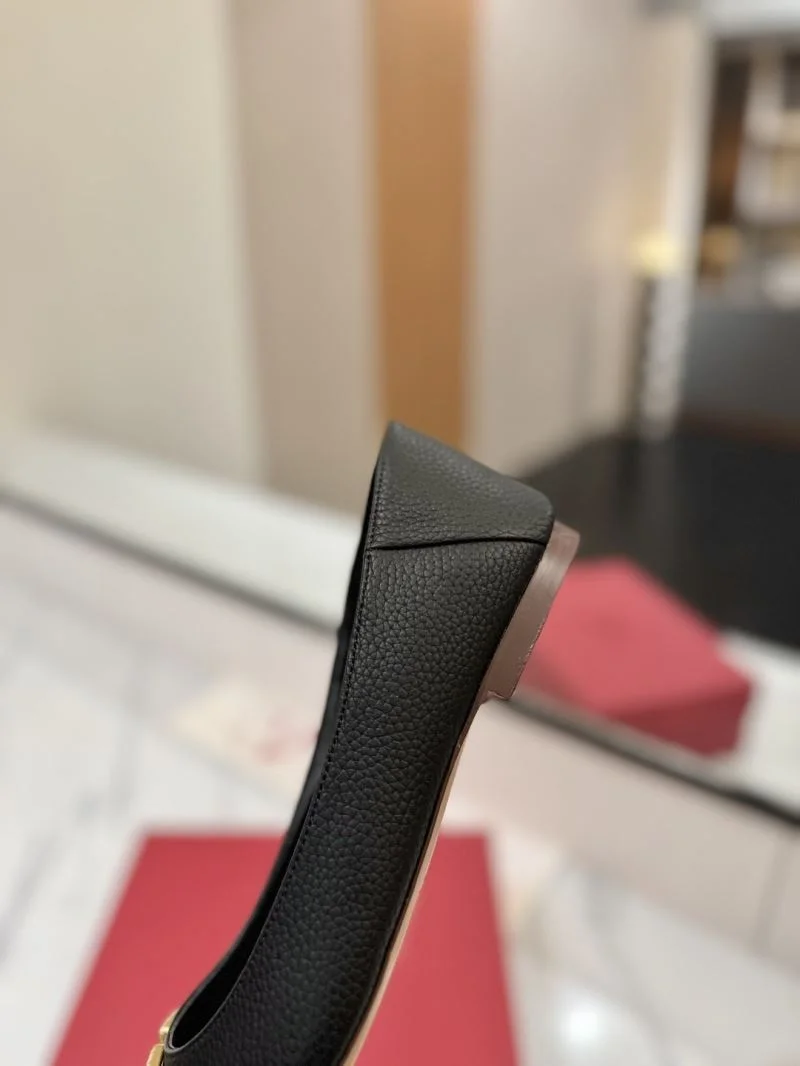 Legit Valentino Flat Shoes