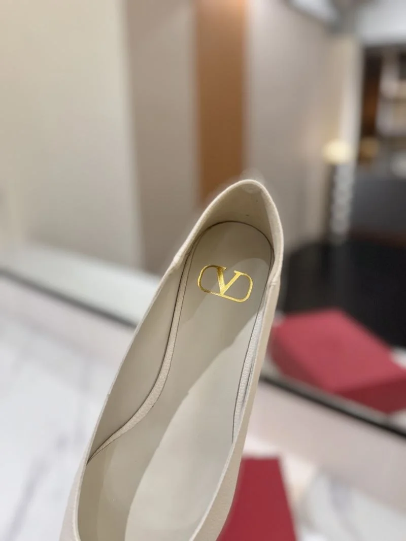 Factory-made Valentino Flat Shoes