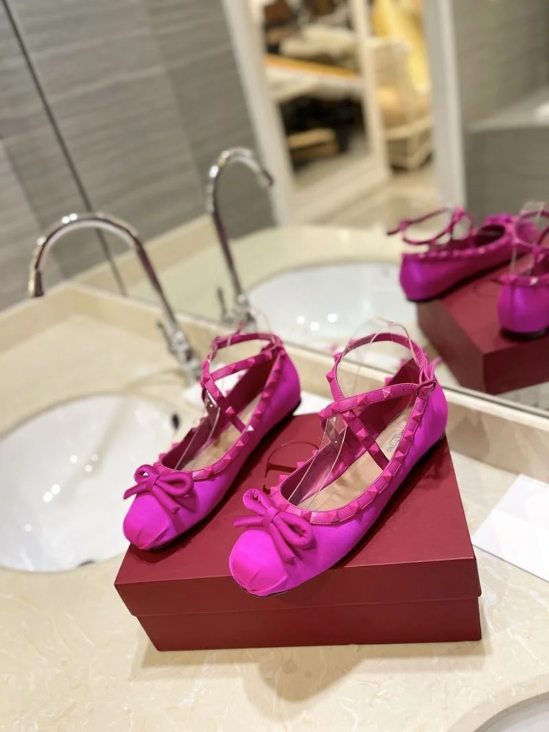 Reasonably priced Valentino Flat Shoes