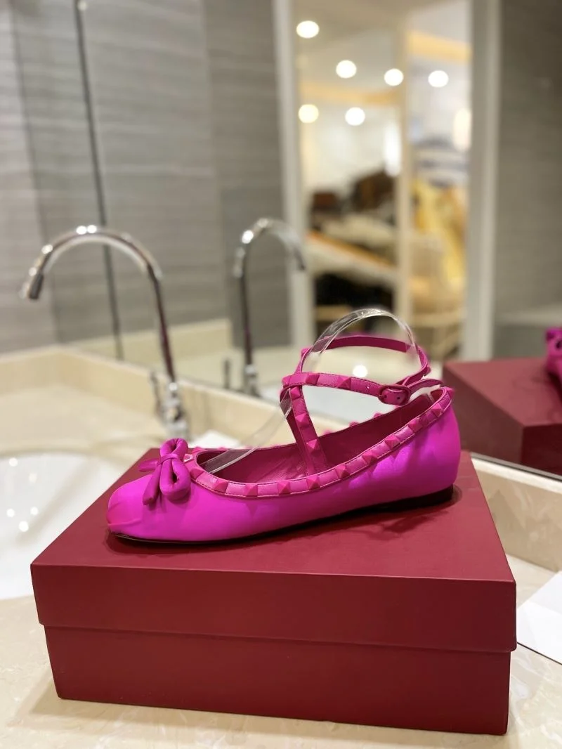 Reasonably priced Valentino Flat Shoes