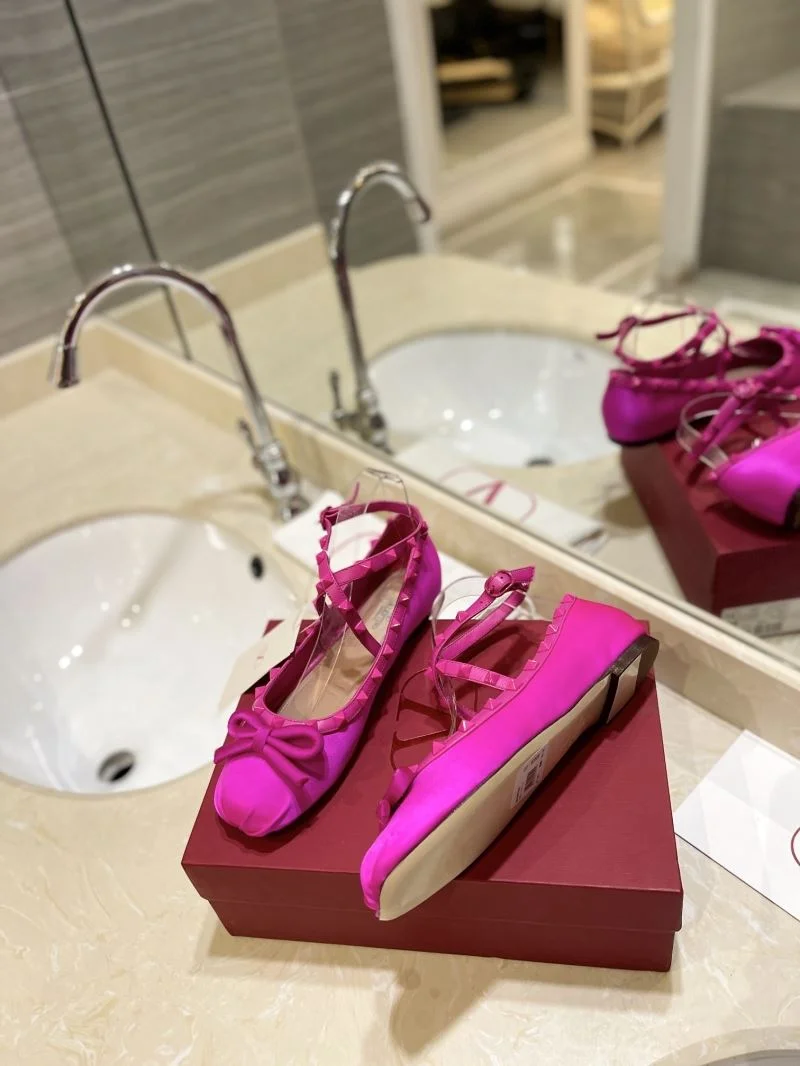 Reasonably priced Valentino Flat Shoes