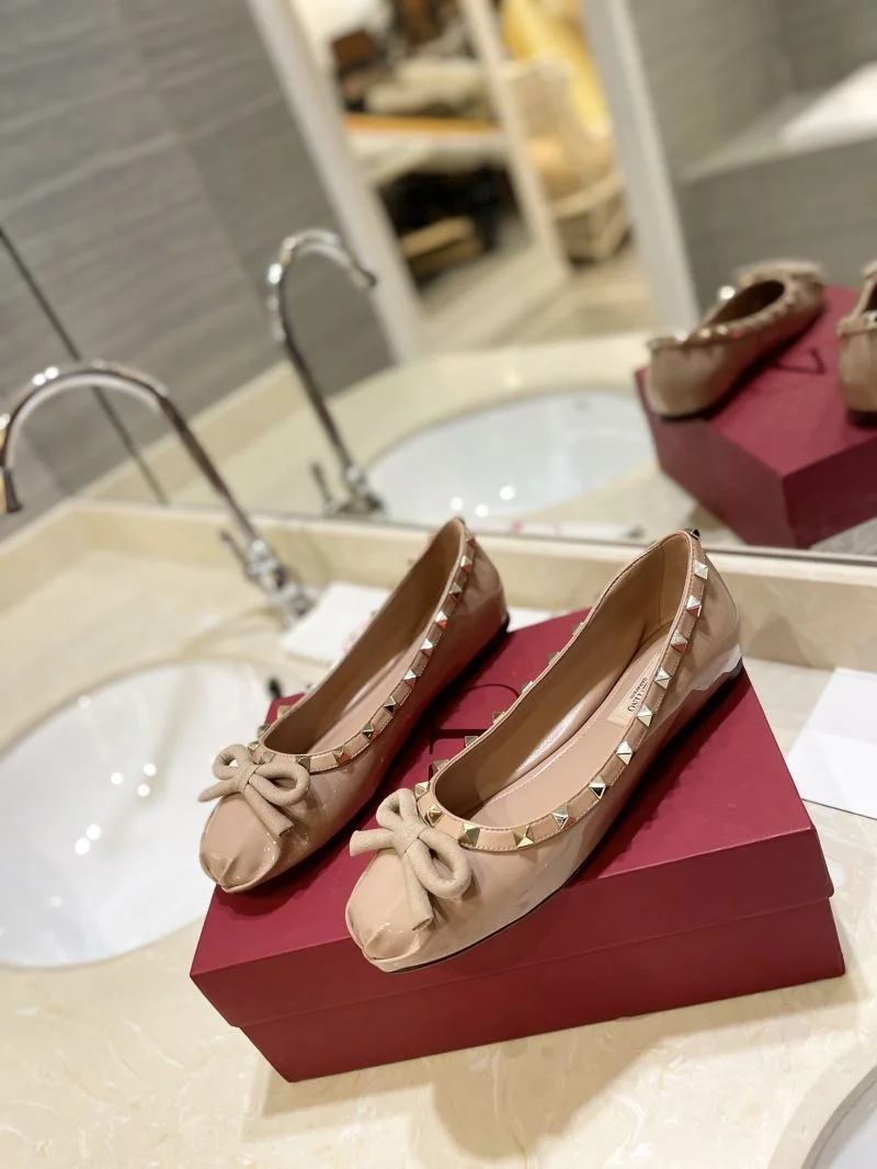 Economical Valentino Flat Shoes
