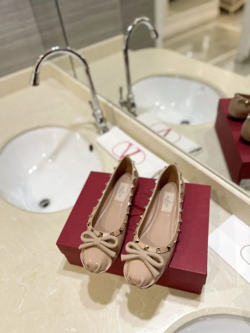 Economical Valentino Flat Shoes
