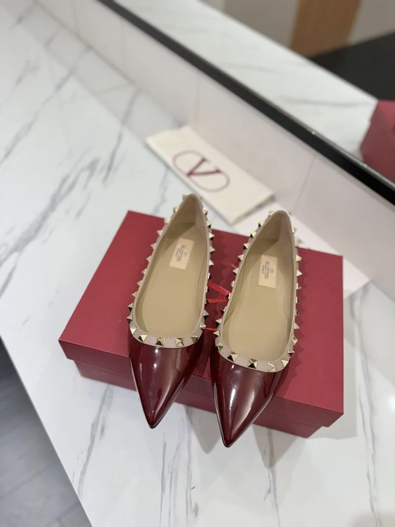 Low-cost Valentino Flat Shoes