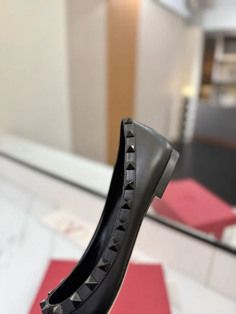 Factory-made Valentino Flat Shoes