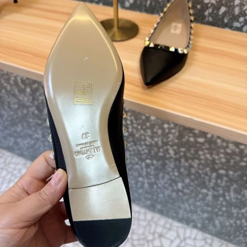 Precise copy Valentino Flat Shoes