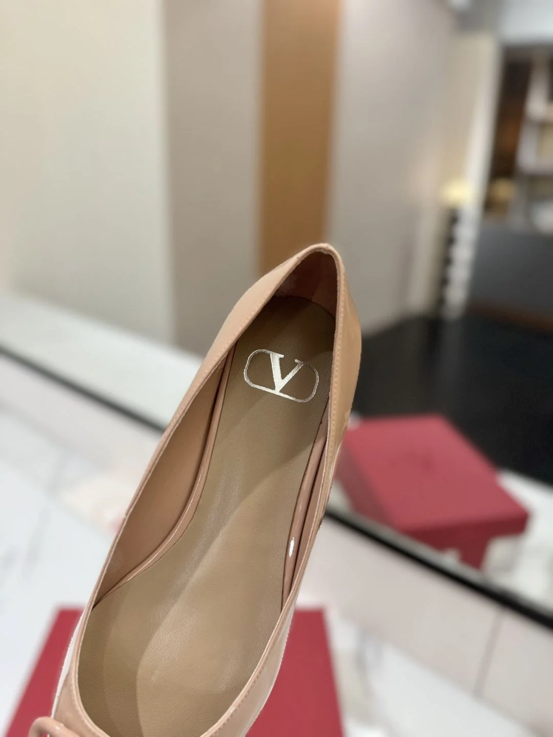 1:1 copy Valentino Flat Shoes