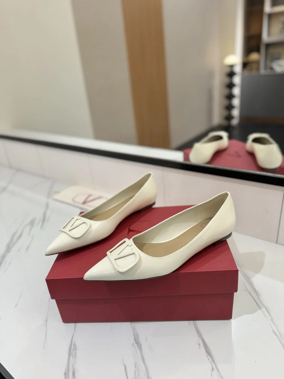 Factory-made Valentino Flat Shoes