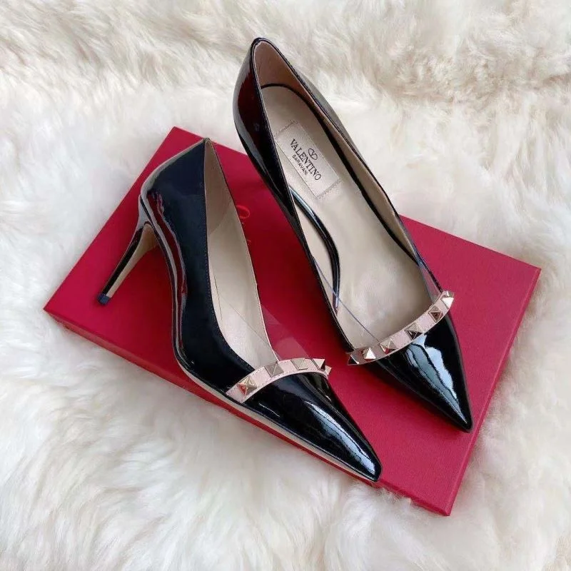 Accurate model Valentino Heeled Shoes