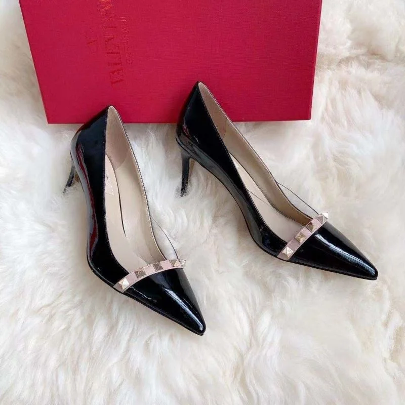 Accurate model Valentino Heeled Shoes