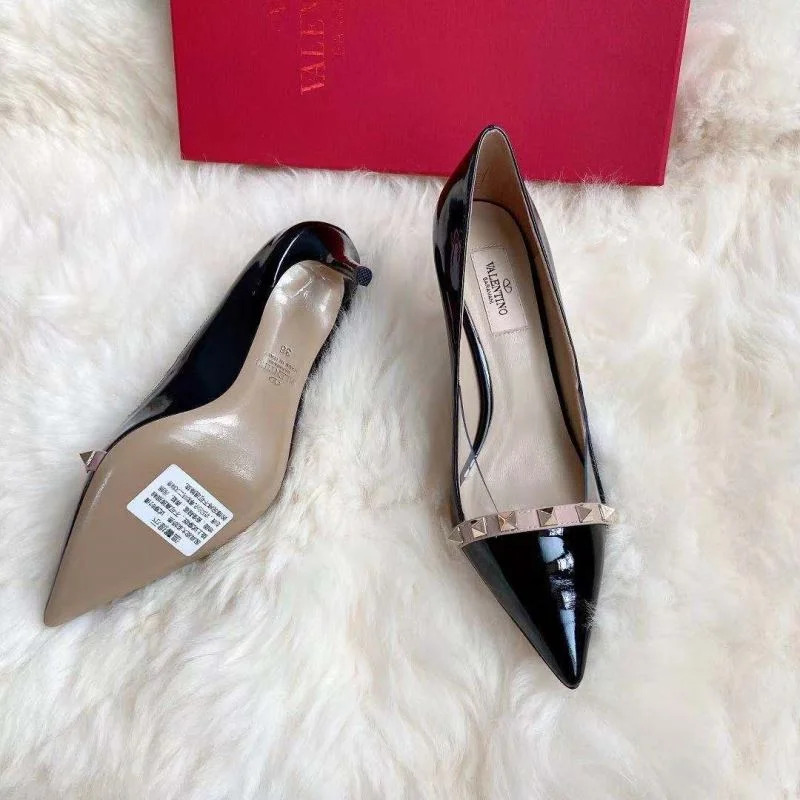 Accurate model Valentino Heeled Shoes