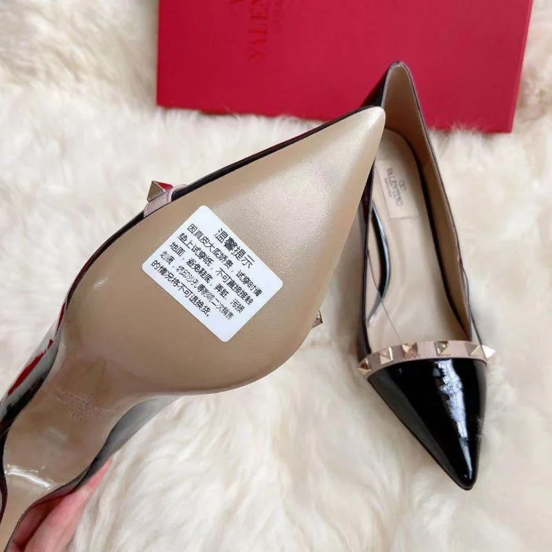 Accurate model Valentino Heeled Shoes