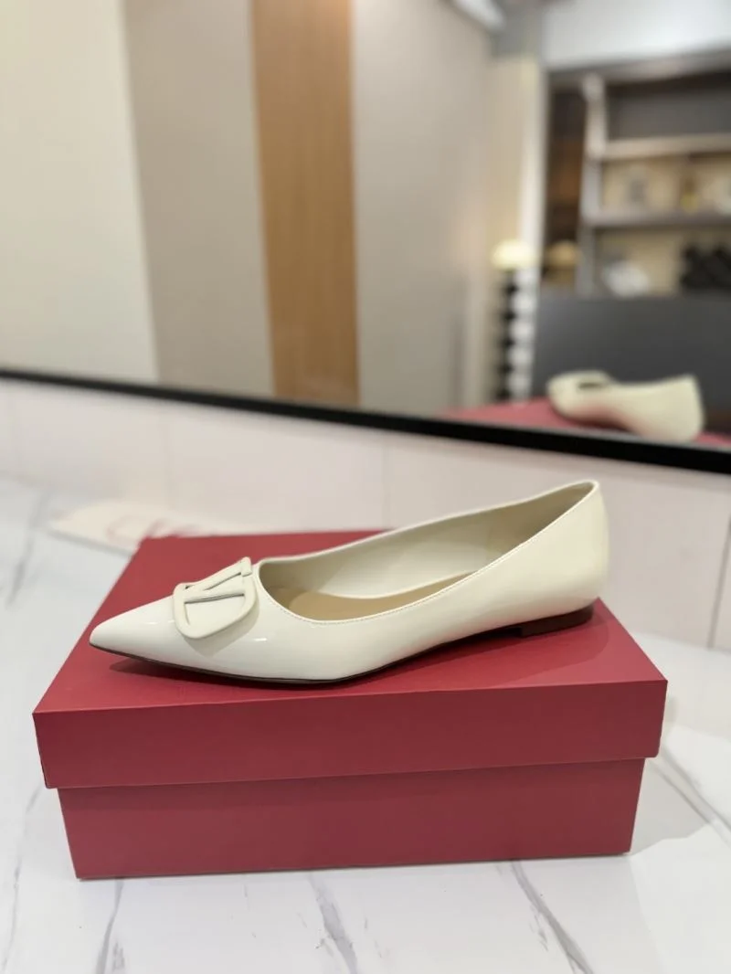 Precise copy Valentino Heeled Shoes