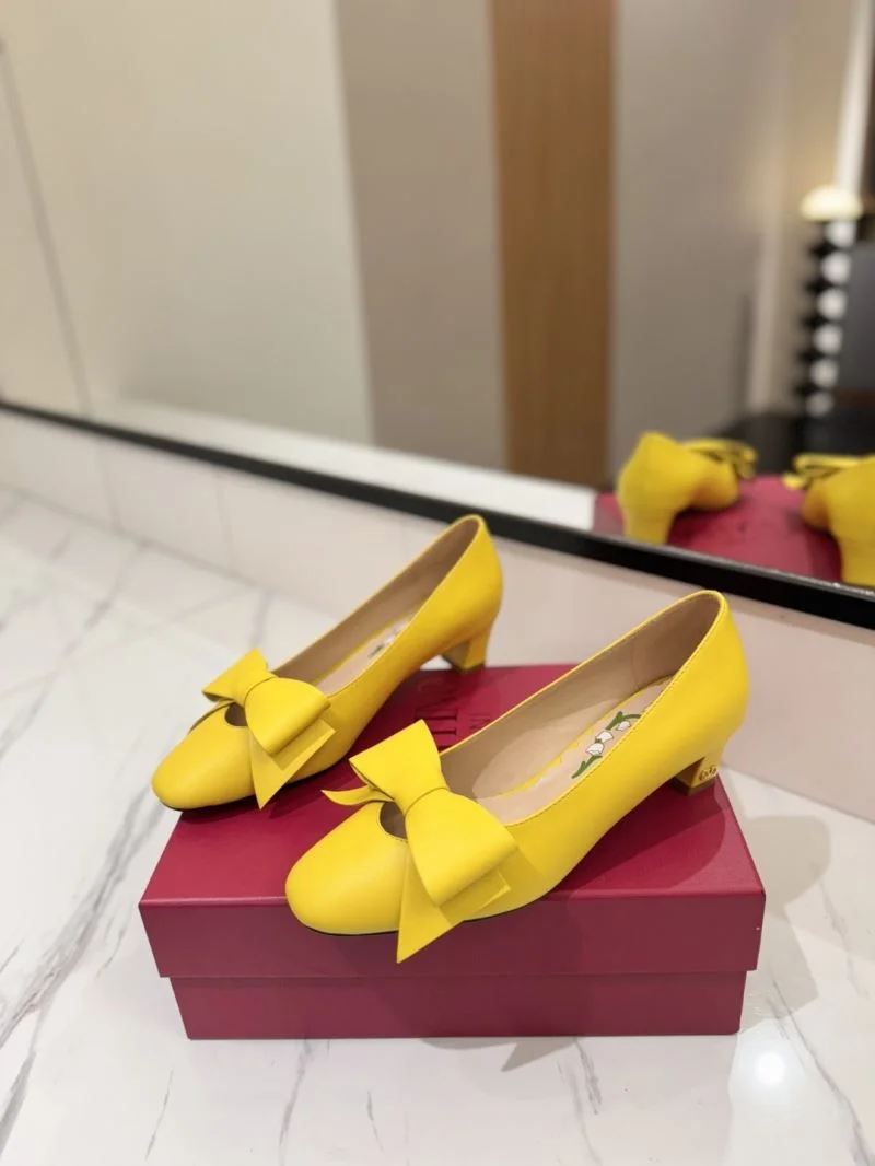 Accurate model Valentino Heeled Shoes