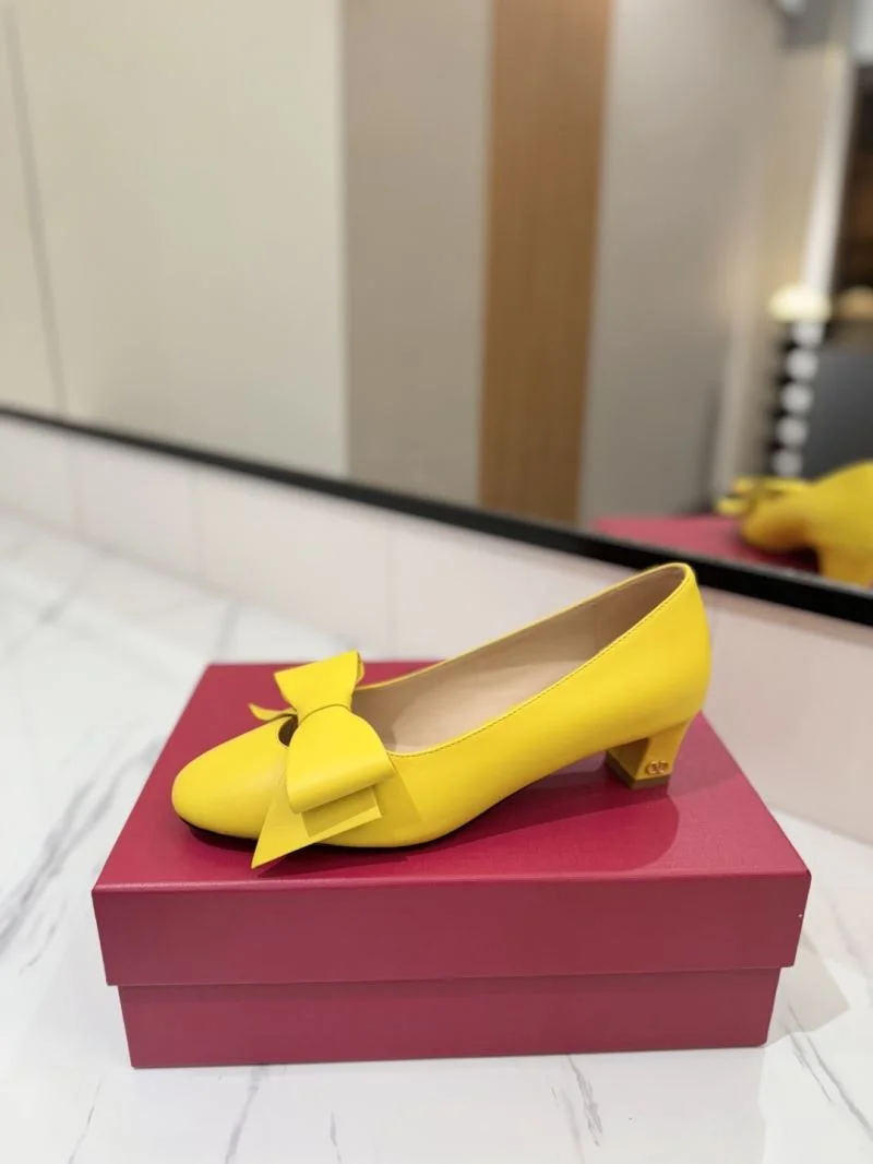 Accurate model Valentino Heeled Shoes