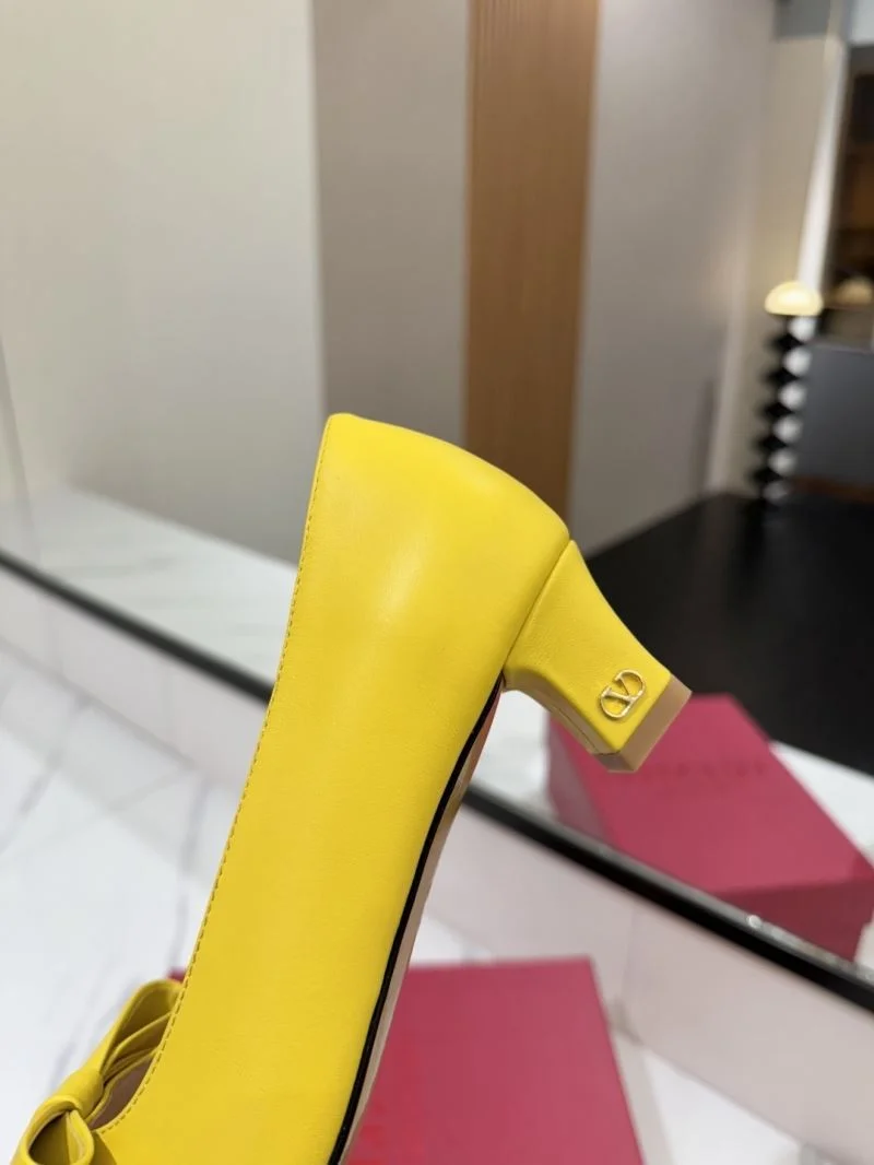 Accurate model Valentino Heeled Shoes