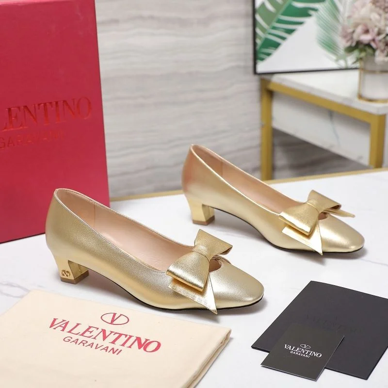 Accurate model Valentino Heeled Shoes