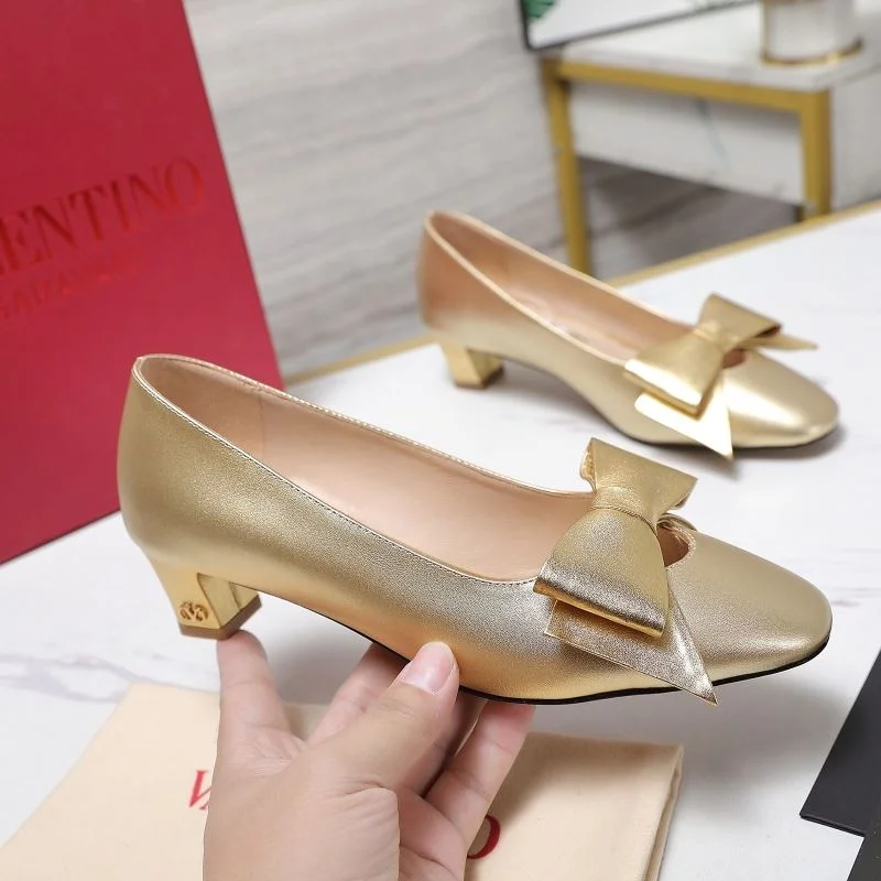 Accurate model Valentino Heeled Shoes