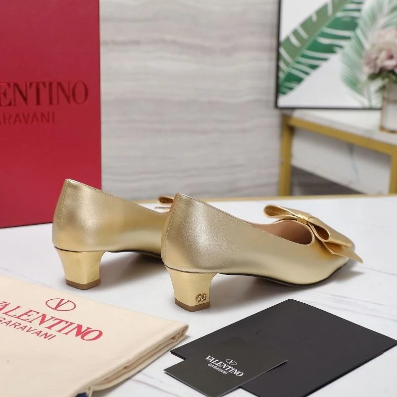 Accurate model Valentino Heeled Shoes