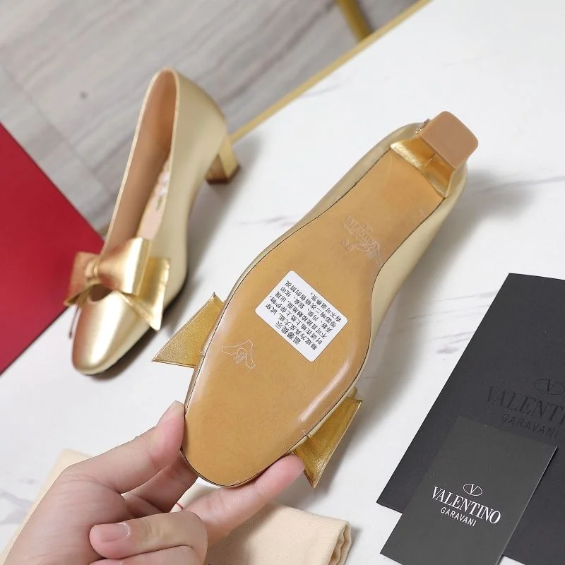 Accurate model Valentino Heeled Shoes